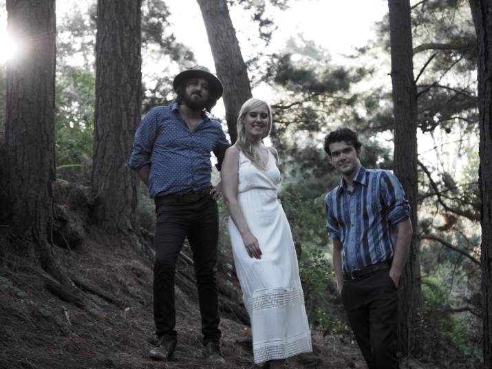 Lachlan Bryan On The Road With The Weeping Willows And Guests May 2017 ...