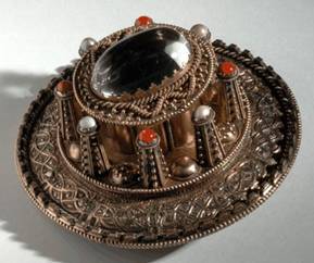 Part III: A Broach Of Burning Gold - Tasmanian Times