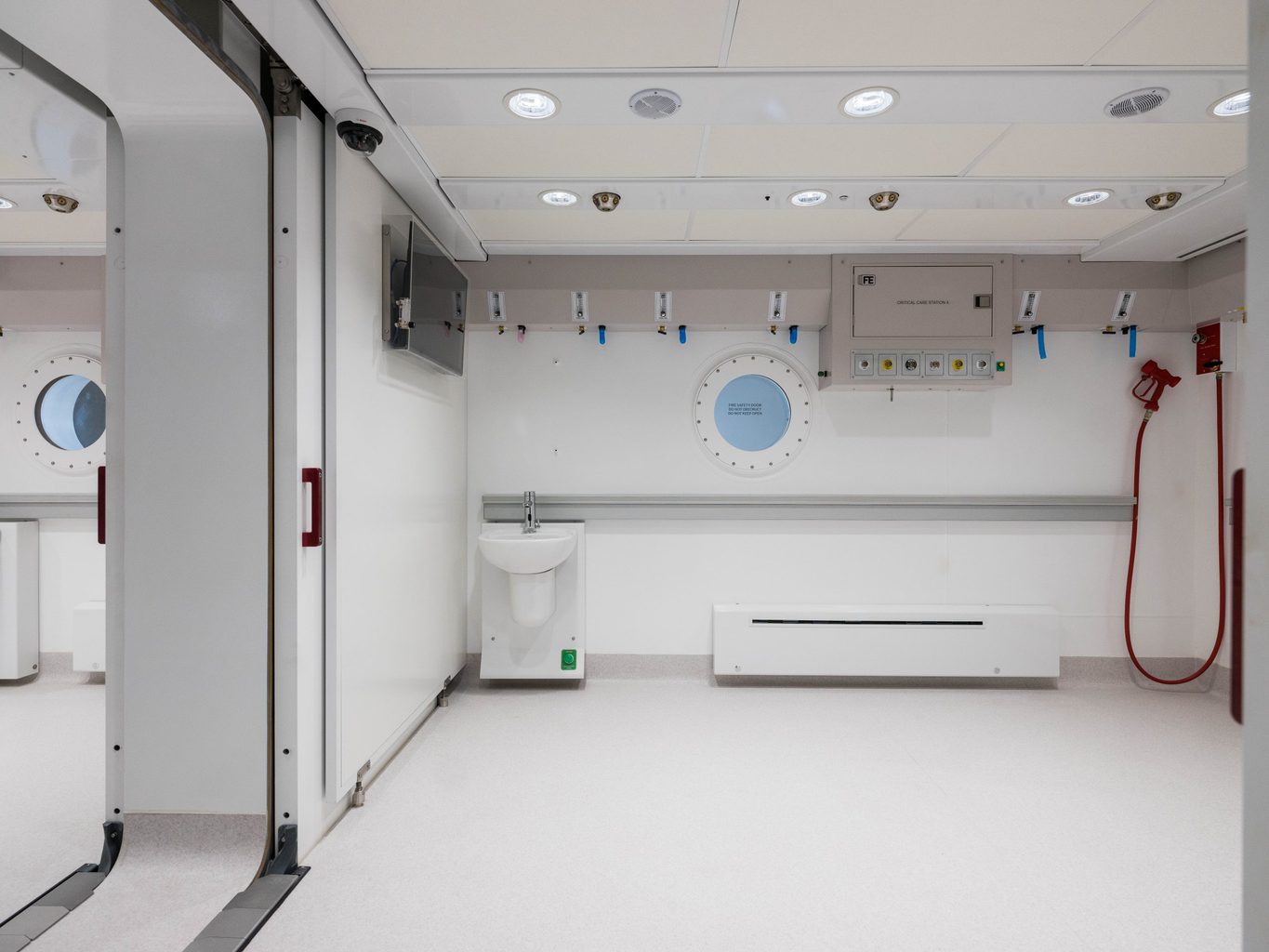 Bigger, Better Hyperbaric Chamber Opens - Tasmanian Times