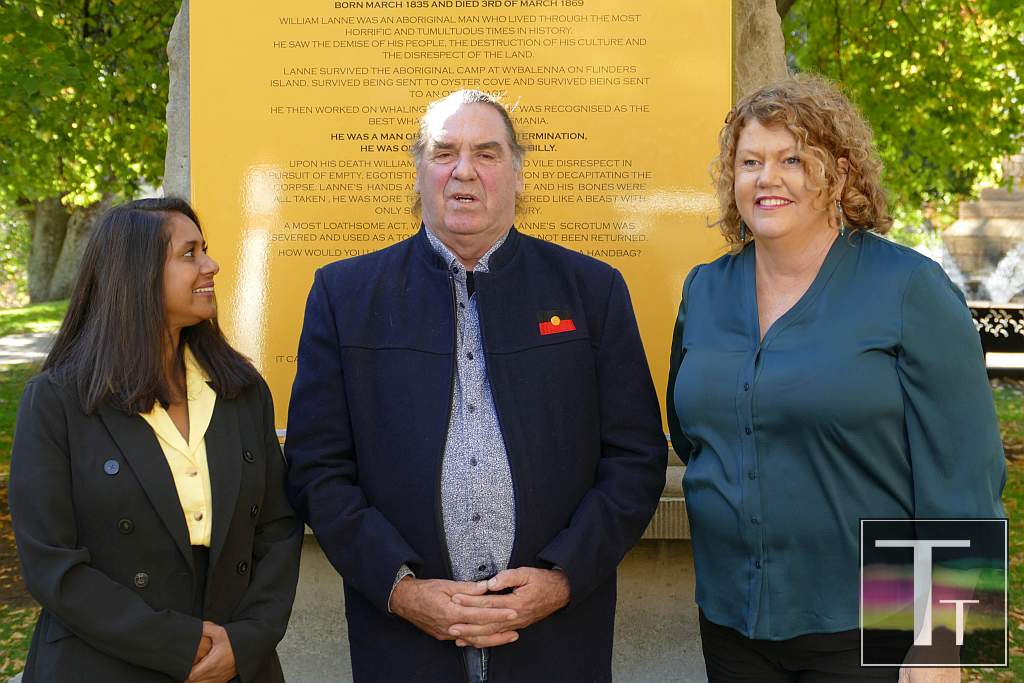 Crowther Statue 'Reinterpreted' - Tasmanian Times