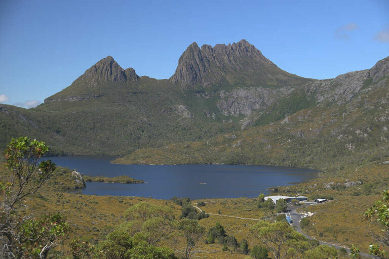 On Dove Lake Viewing Shelter ... - Tasmanian Times
