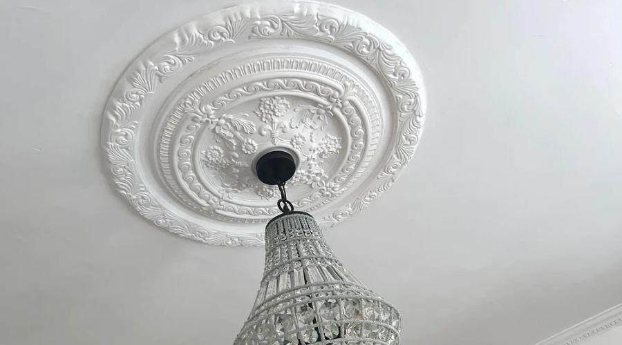 A Guide To Plaster Ceiling Roses And Timeless Interior Decor ...
