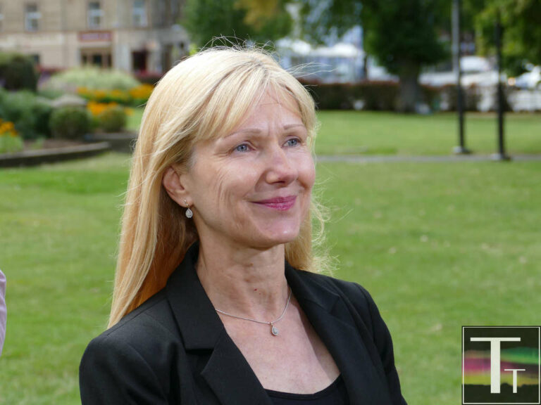 Tucker And Alexander: We'd Like To Stick To Our Original Agreement - Tasmanian Times