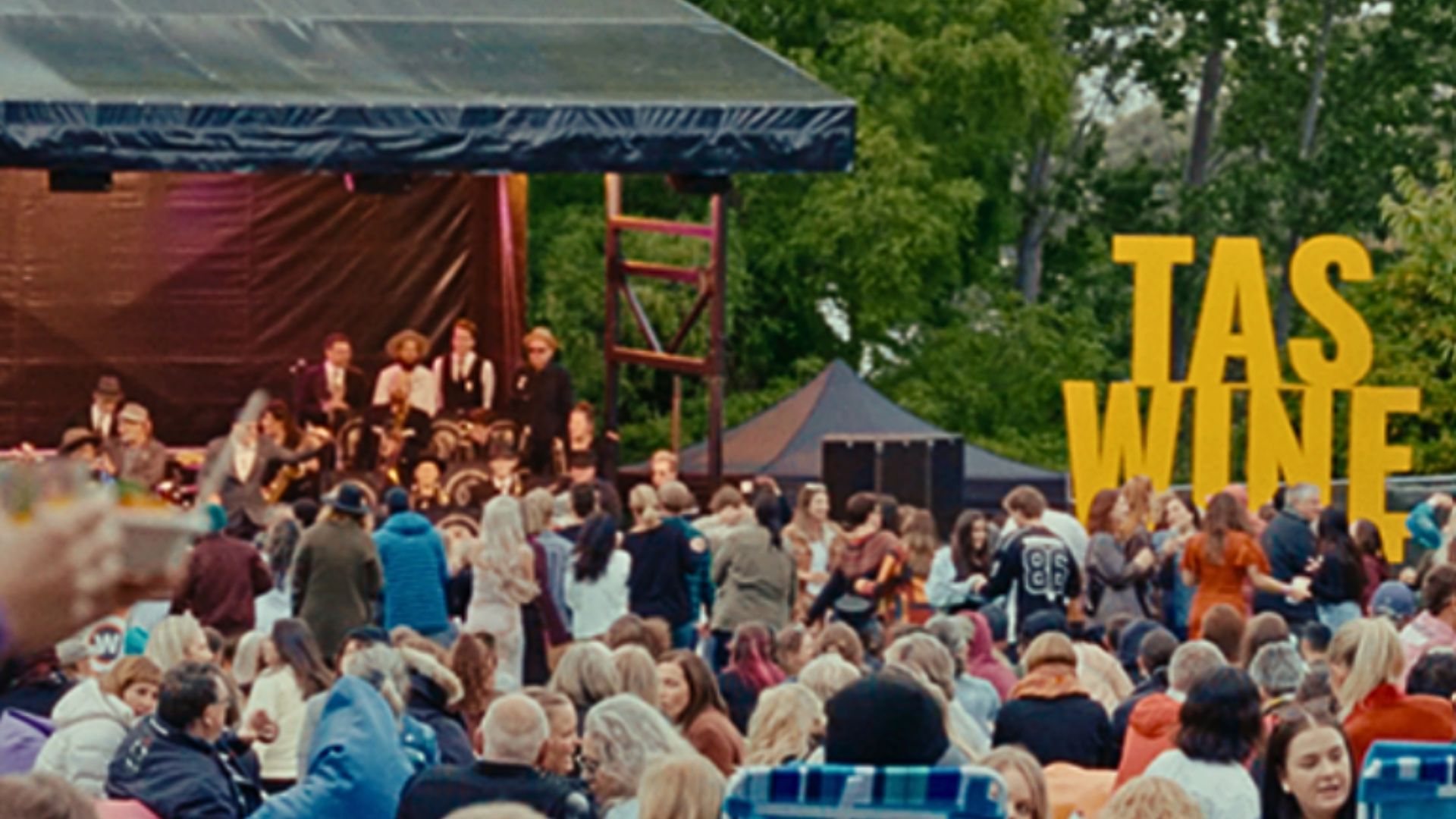 World Class Tasmanian Wines At Tas Wine Fest Draw International ...